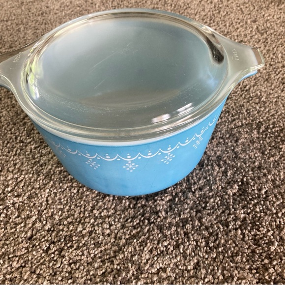 Pyrex | Kitchen | Vintage Pyrex 473 Snowflake Blue Garland Casserole ...